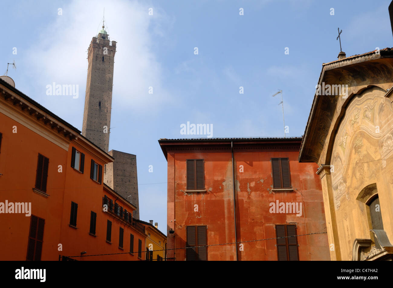 Torre degli Asinelli and Torre Garisenda viewed from Via Zamboni Stock ...