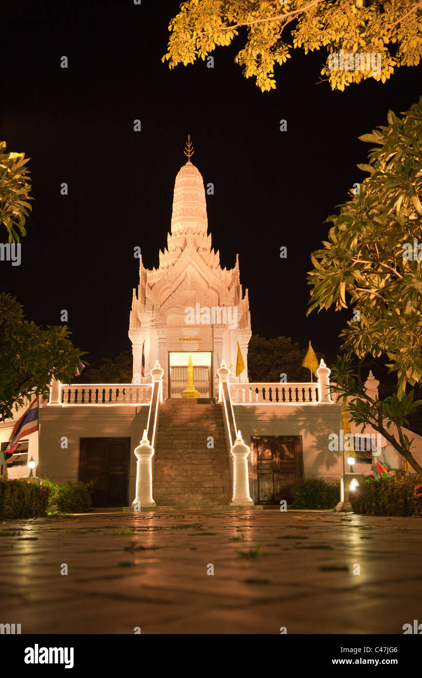 Asian monuments hi-res stock photography and images - Alamy