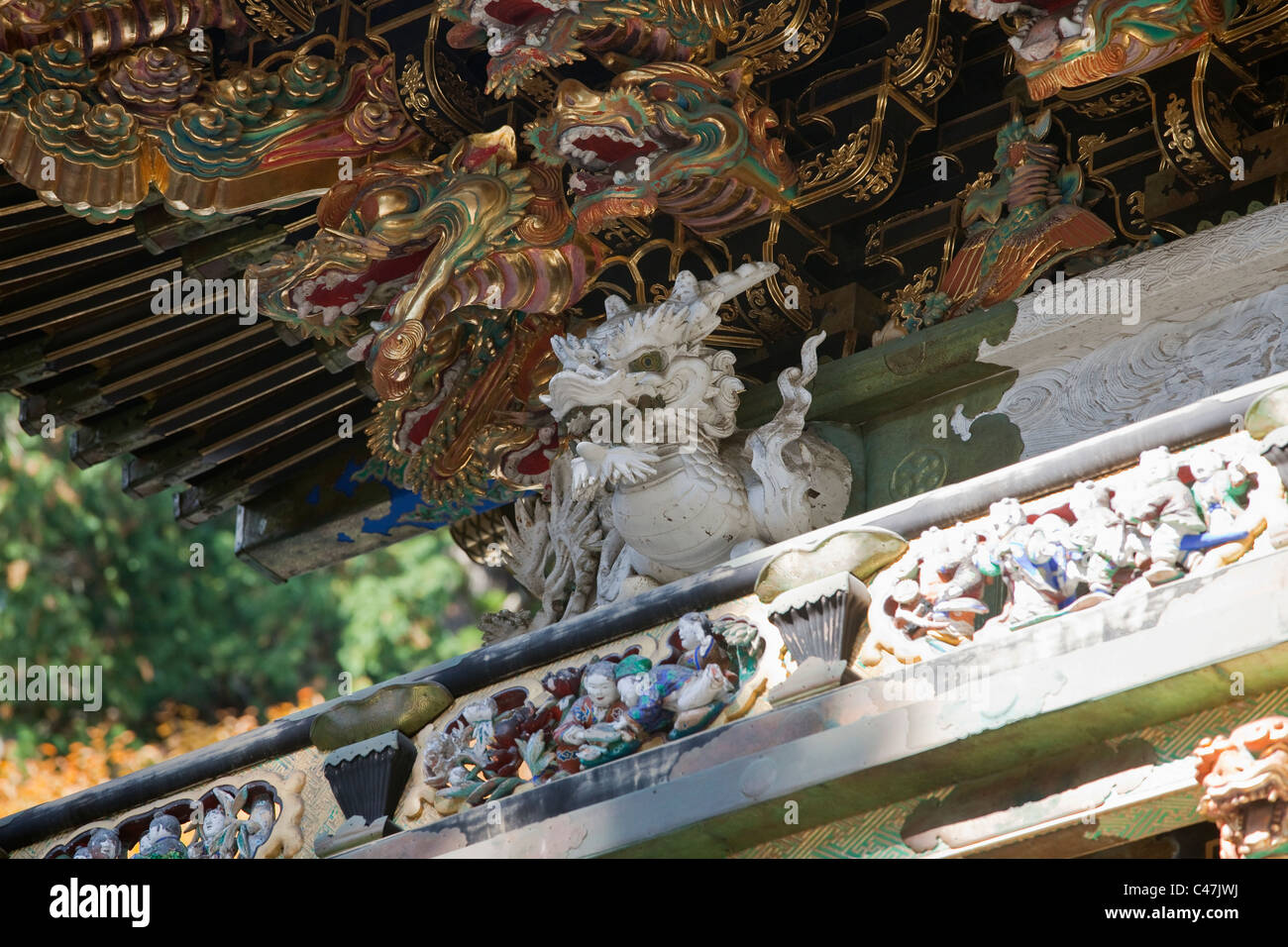 Detail of Yomeimon Gate showing dragons and figurines at Tosho-gu ...
