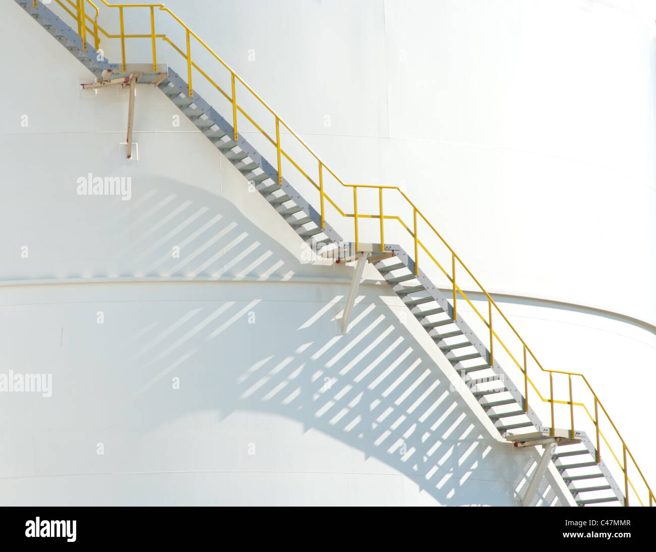 Oil storage tank farm hi-res stock photography and images - Alamy