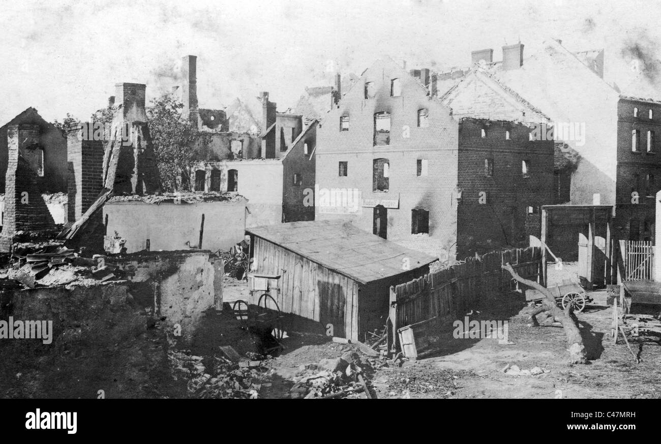 Destroyed buildings 1945 hi-res stock photography and images - Alamy