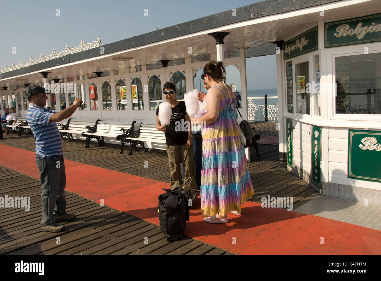 Candy floss pier hi-res stock photography and images - Alamy