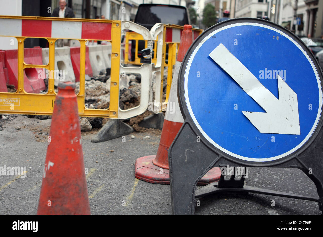 Keep right sign hi-res stock photography and images - Alamy