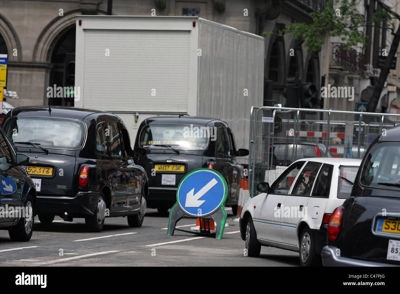 London traffic jam side hi-res stock photography and images - Alamy