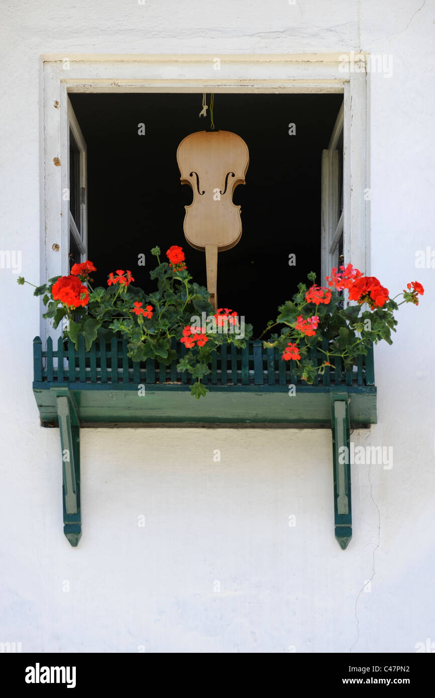 Mittenwald violin hi-res stock photography and images - Alamy