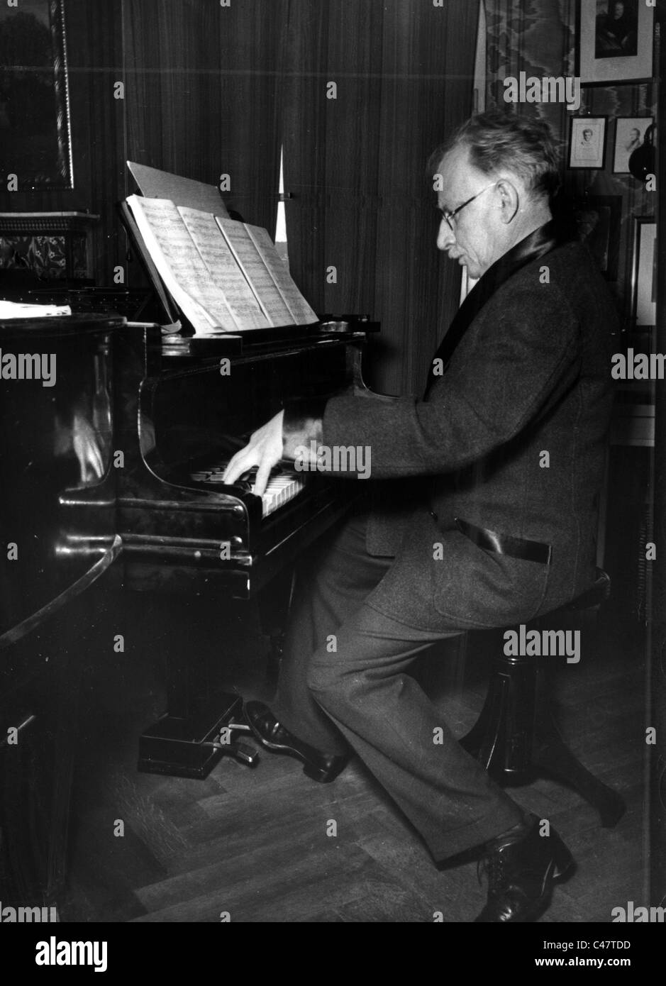 Hans erich pfitzner hi-res stock photography and images - Alamy