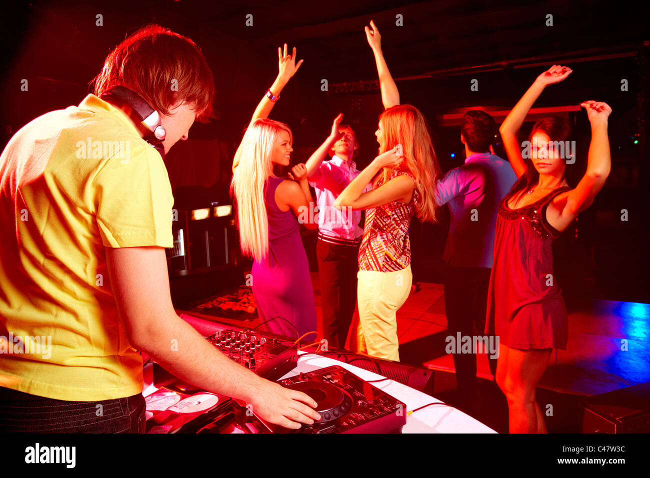 Dancers masculine hi-res stock photography and images - Alamy