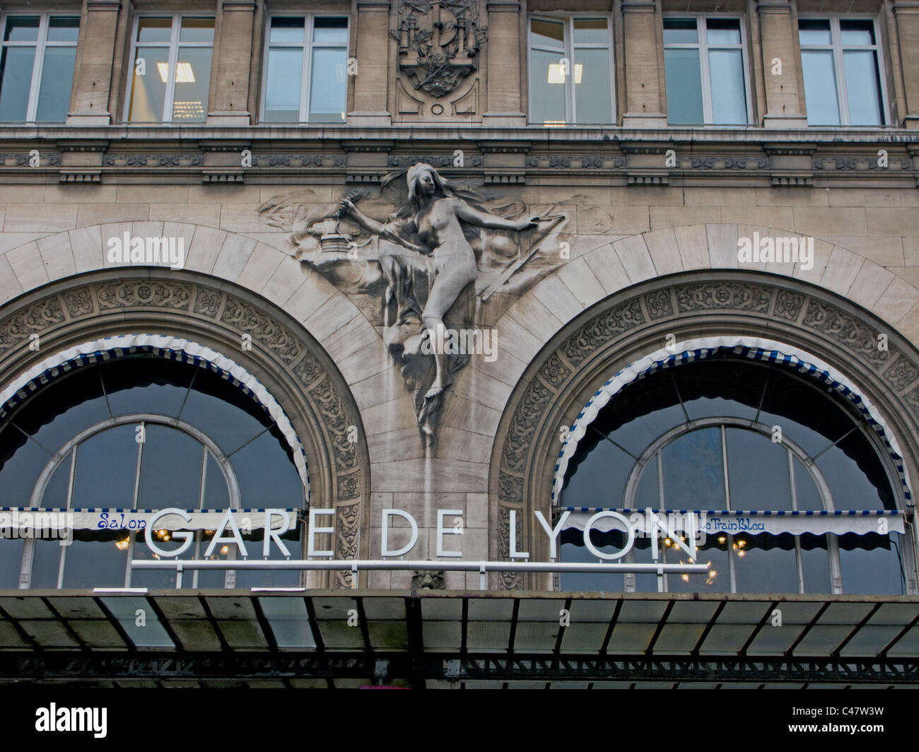 Paris to lyon train hi-res stock photography and images - Alamy