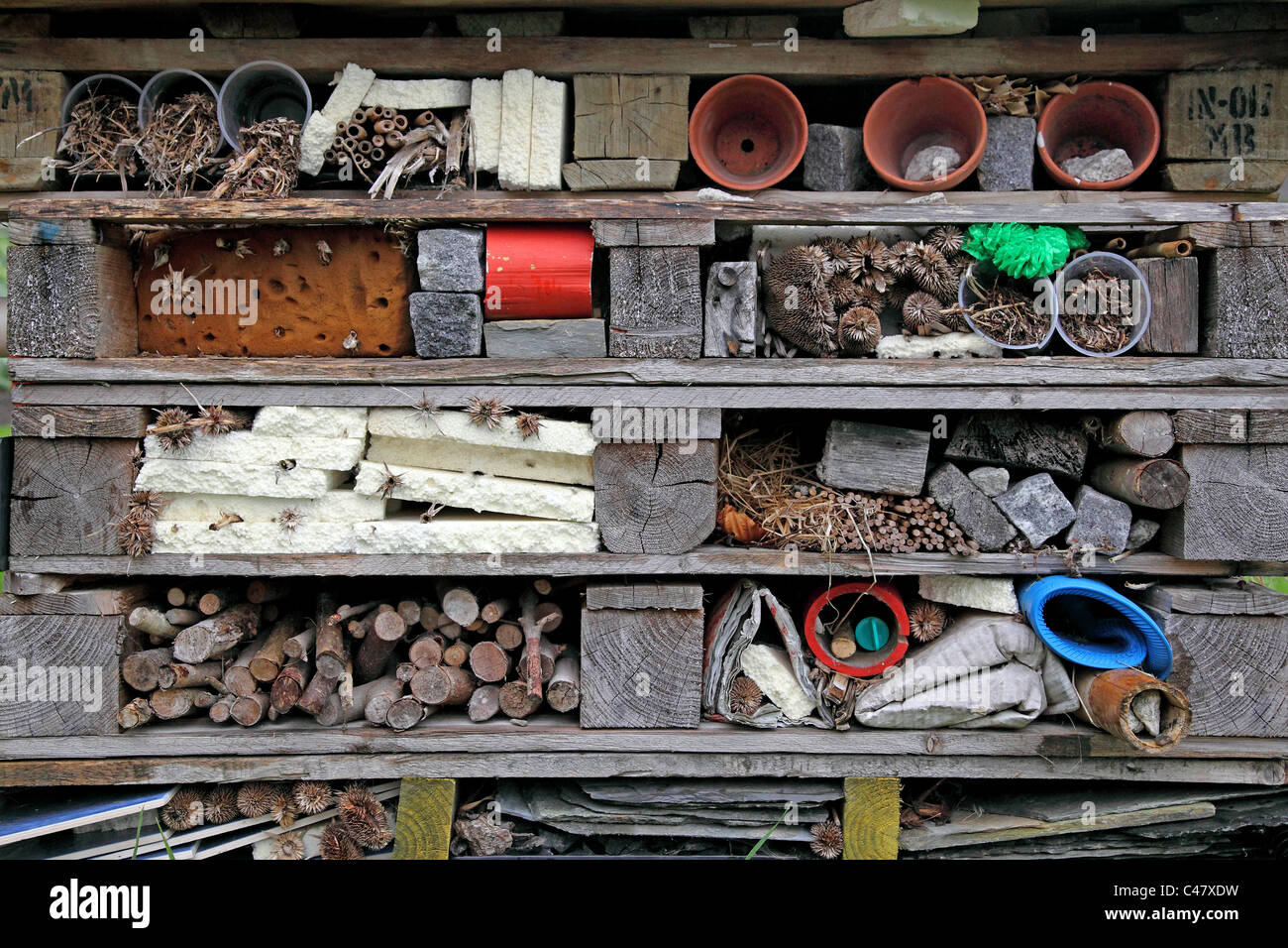Back yard mess hi-res stock photography and images - Alamy