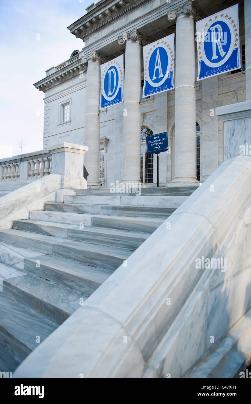 The Daughters of the American Revolution (DAR) Memorial Continental ...
