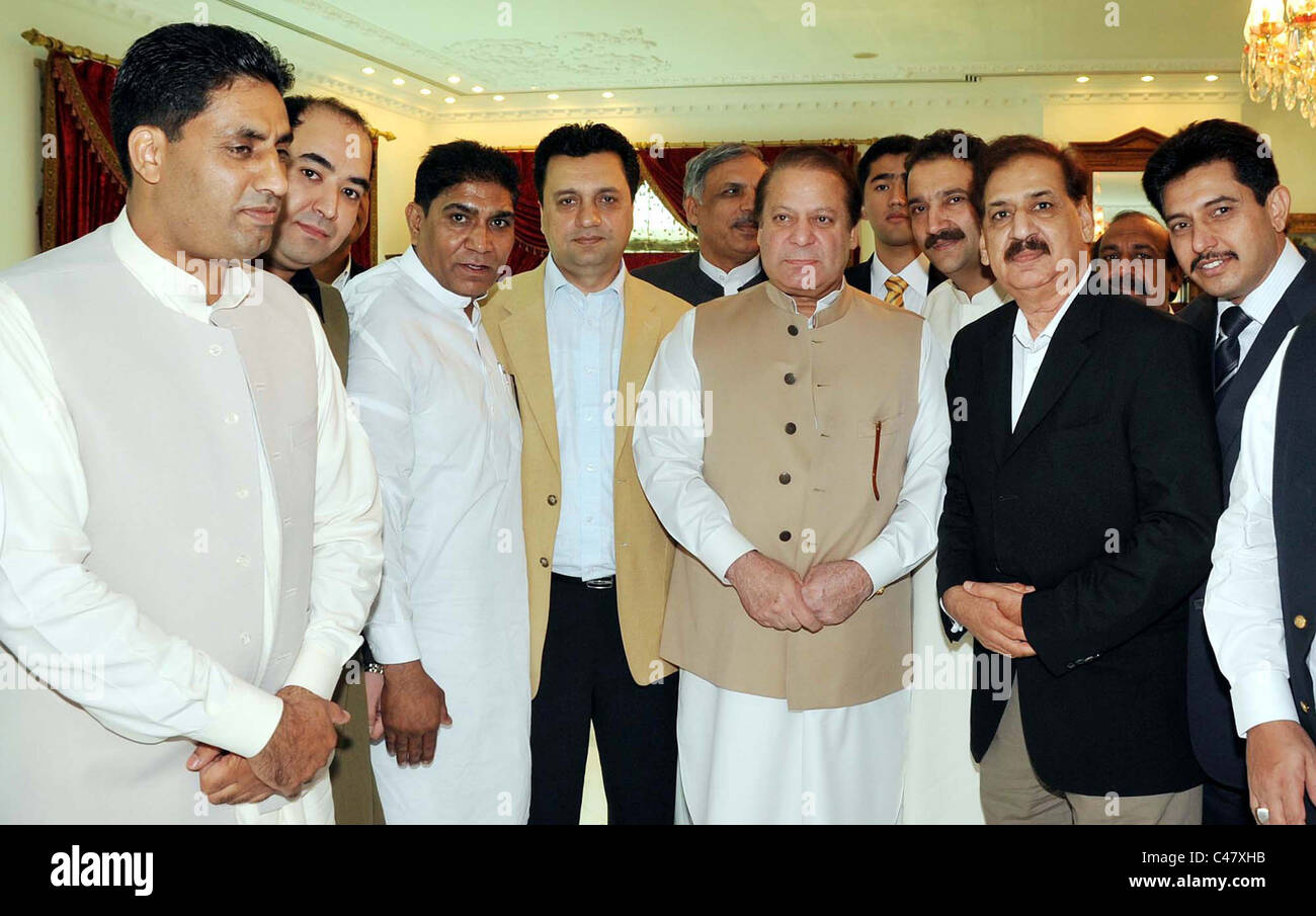 A group photo of muslim league n chief nawaz sharif hi-res stock ...