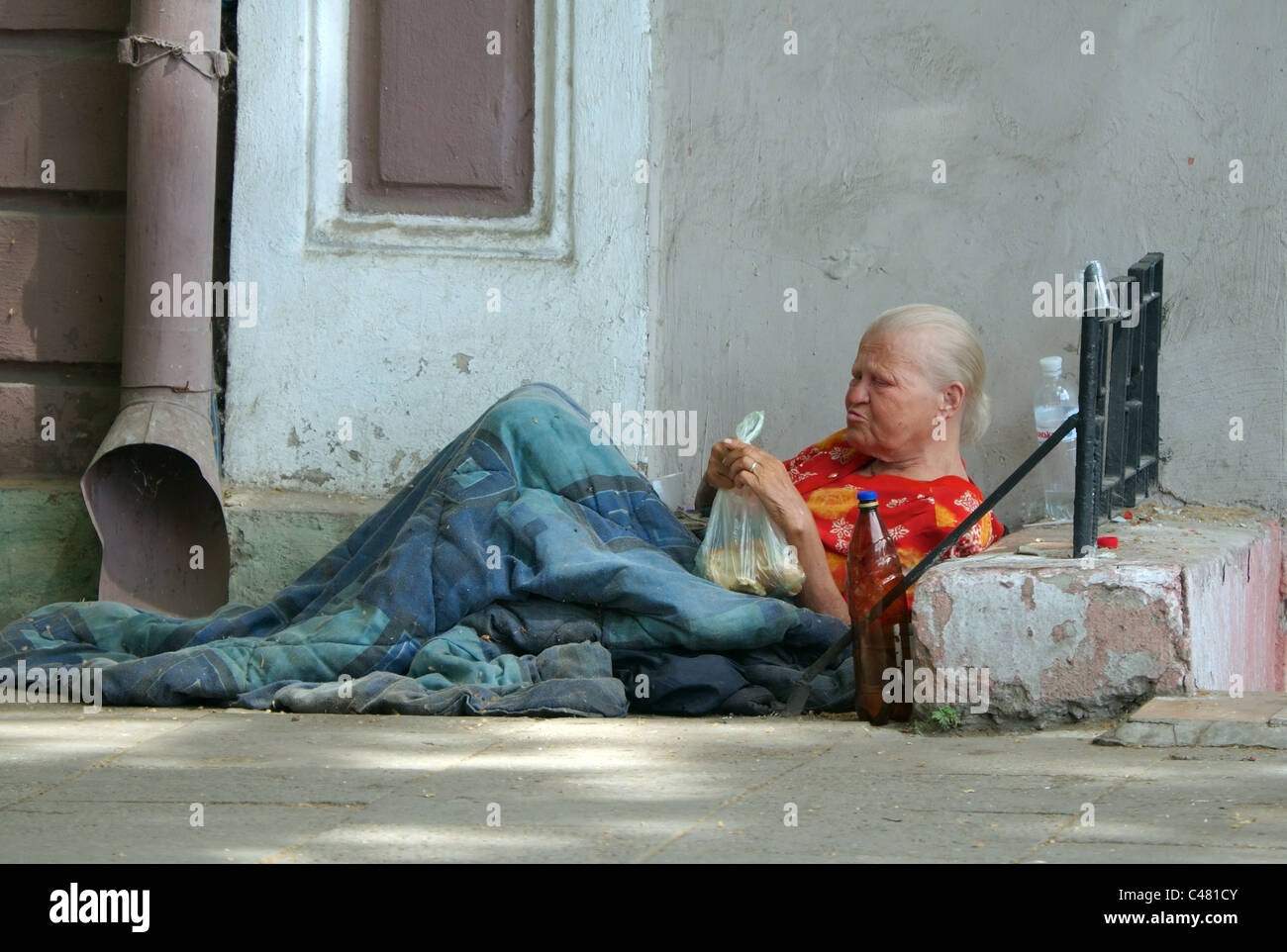 Mucky woman hi-res stock photography and images - Alamy