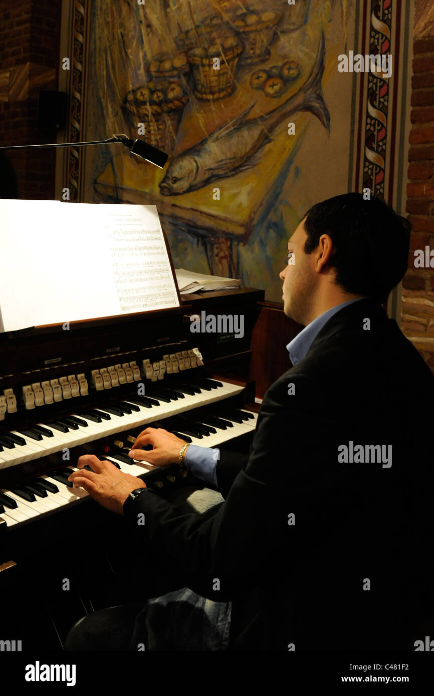 Night of the pop music hi-res stock photography and images - Alamy