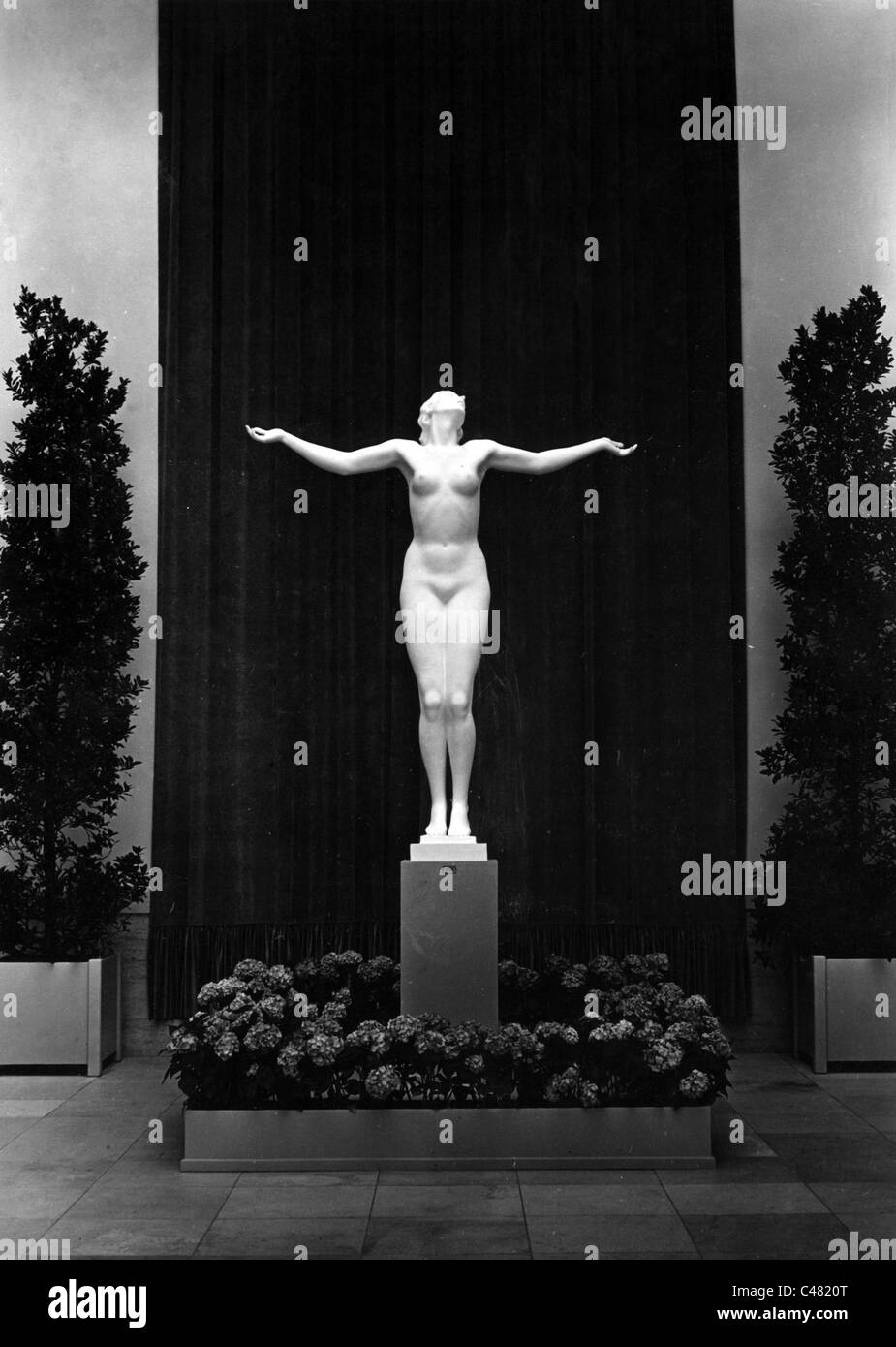 Josef Thorak Stock Photos & Josef Thorak Stock Images - Alamy