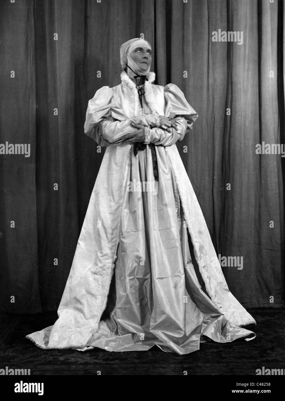 Sybil thorndike hi-res stock photography and images - Alamy