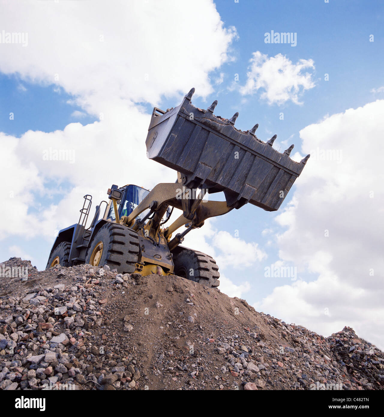 Wheeled loader on site Stock Photo - Alamy