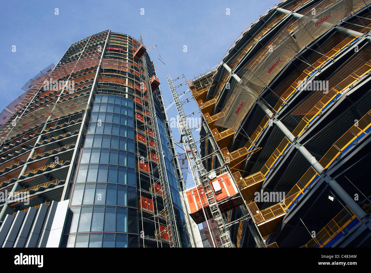 The Willis Building. This 44 130 sq m (475 000 sq ft) development ...