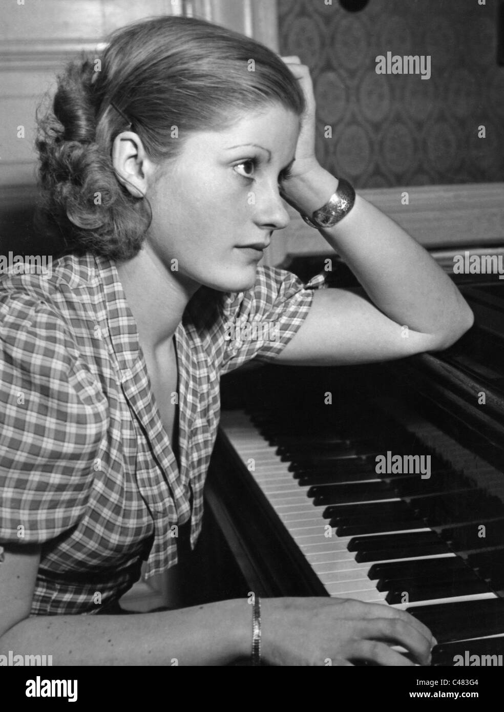 Gisela Uhlen High Resolution Stock Photography and Images - Alamy
