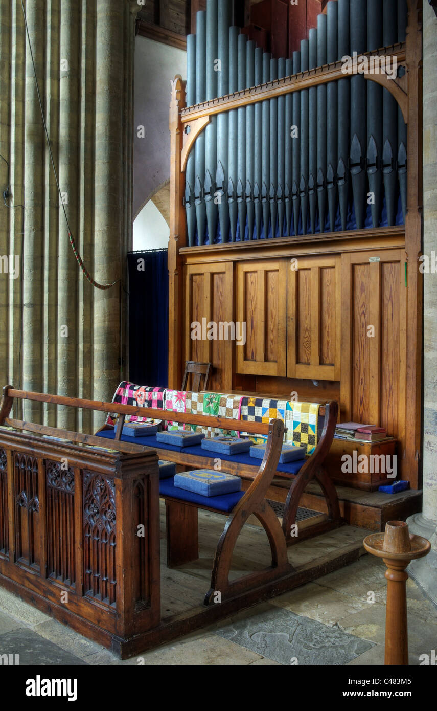 Interior church st marys felmersham hi-res stock photography and images ...