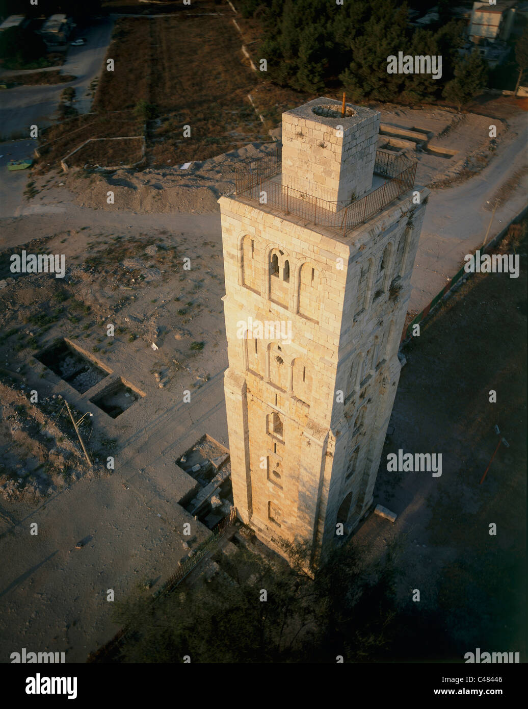 Aerial view of the white mosque in the ancient city of Ramla Stock ...