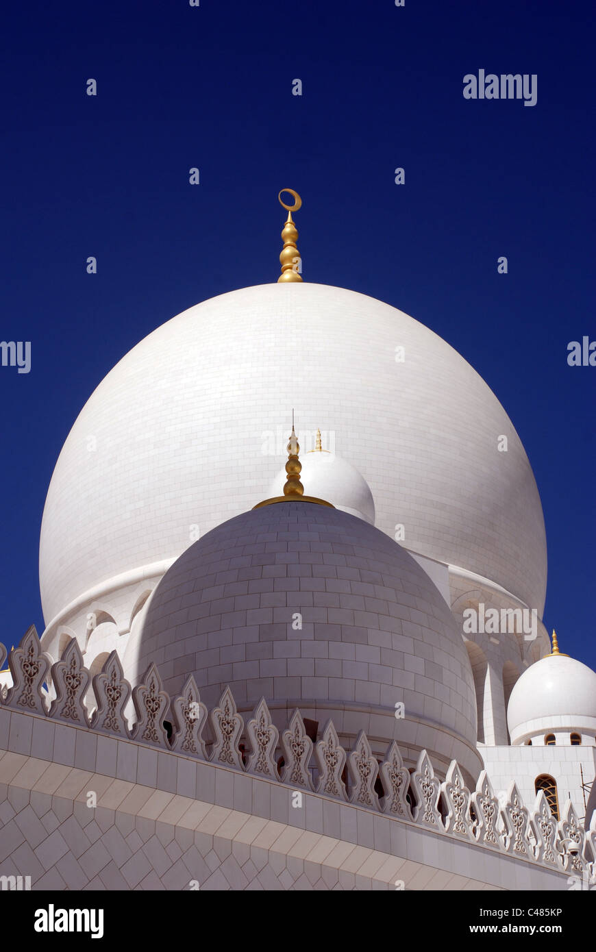 main dome sheikh zayed mosque Stock Photo - Alamy