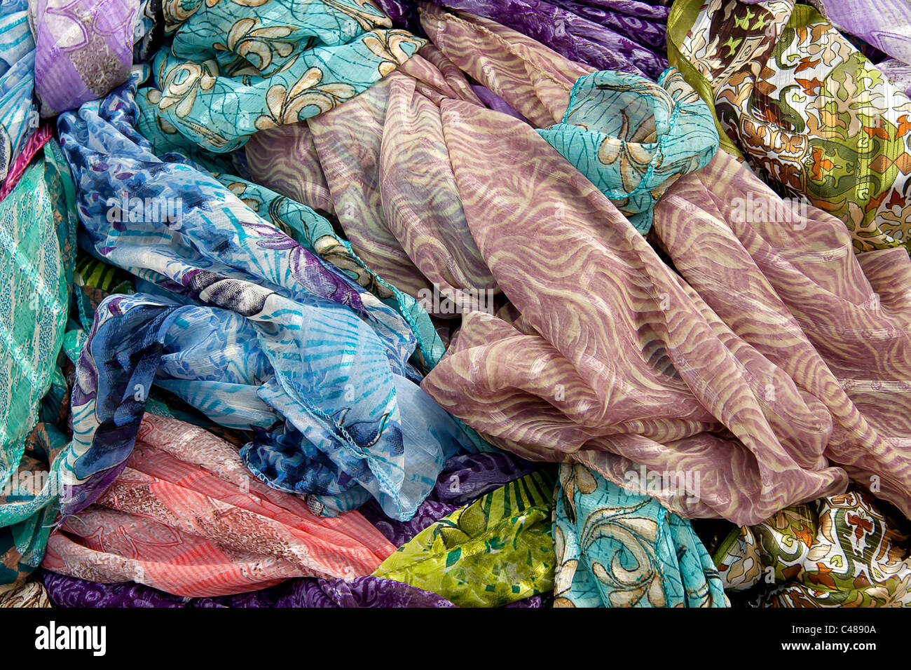 Silk scarves istanbul hi-res stock photography and images - Alamy