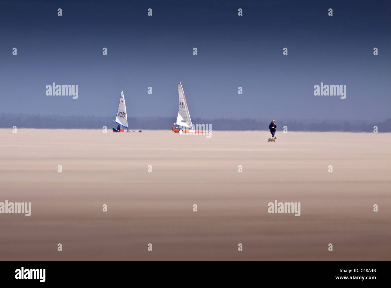 Sand sail sails hi-res stock photography and images - Alamy
