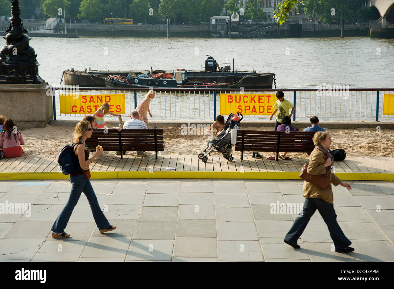 people walking at Bankside, Southbank, London, England UK Stock Photo ...