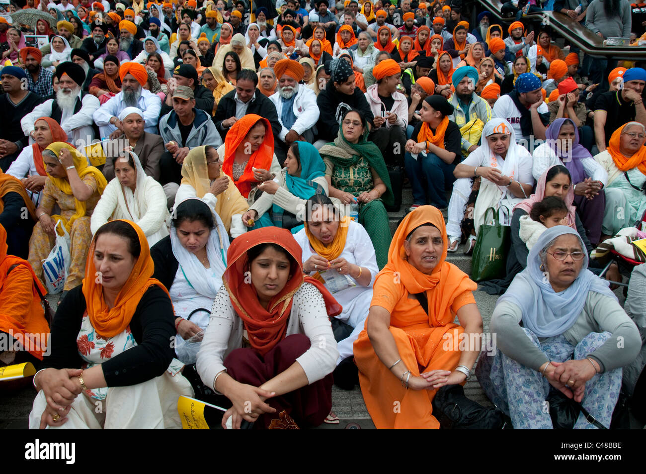 Amritsar gathering people sikh hi-res stock photography and images - Alamy