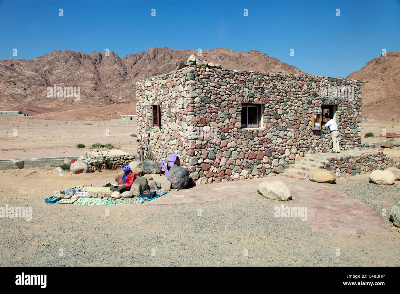 Mountains and sand in the Sinai Desert, South Sinai Peninsula, Egypt ...