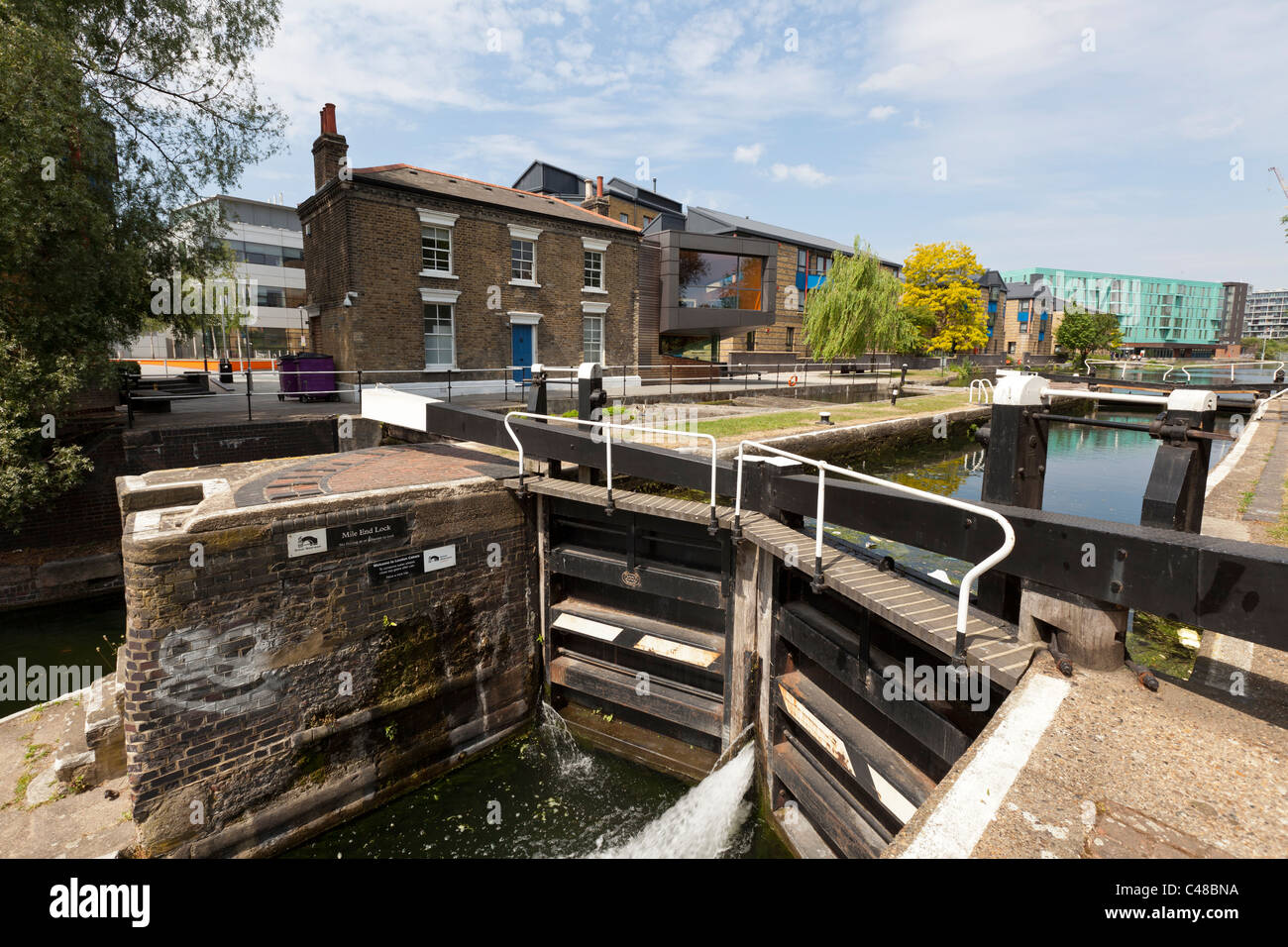 Mile End Lock, and lock keepers cottage, the Regent's Canal, London ...