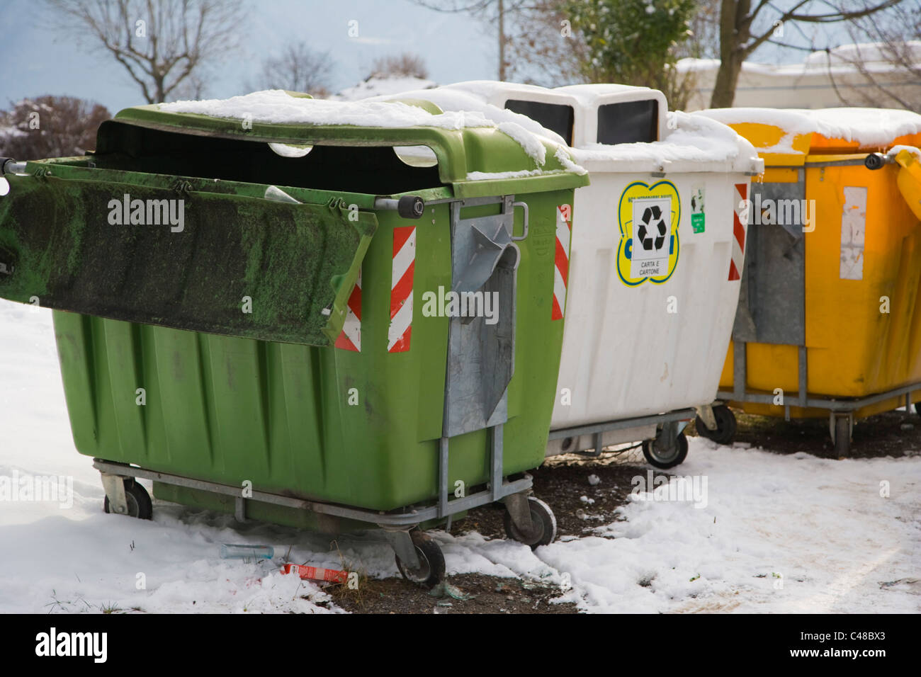 Recycling recycle bins italy hi-res stock photography and images - Alamy