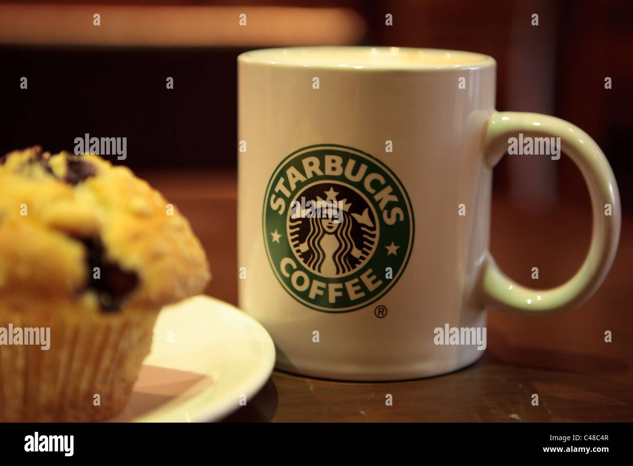 Blueberry muffin restaurant hi-res stock photography and images - Alamy