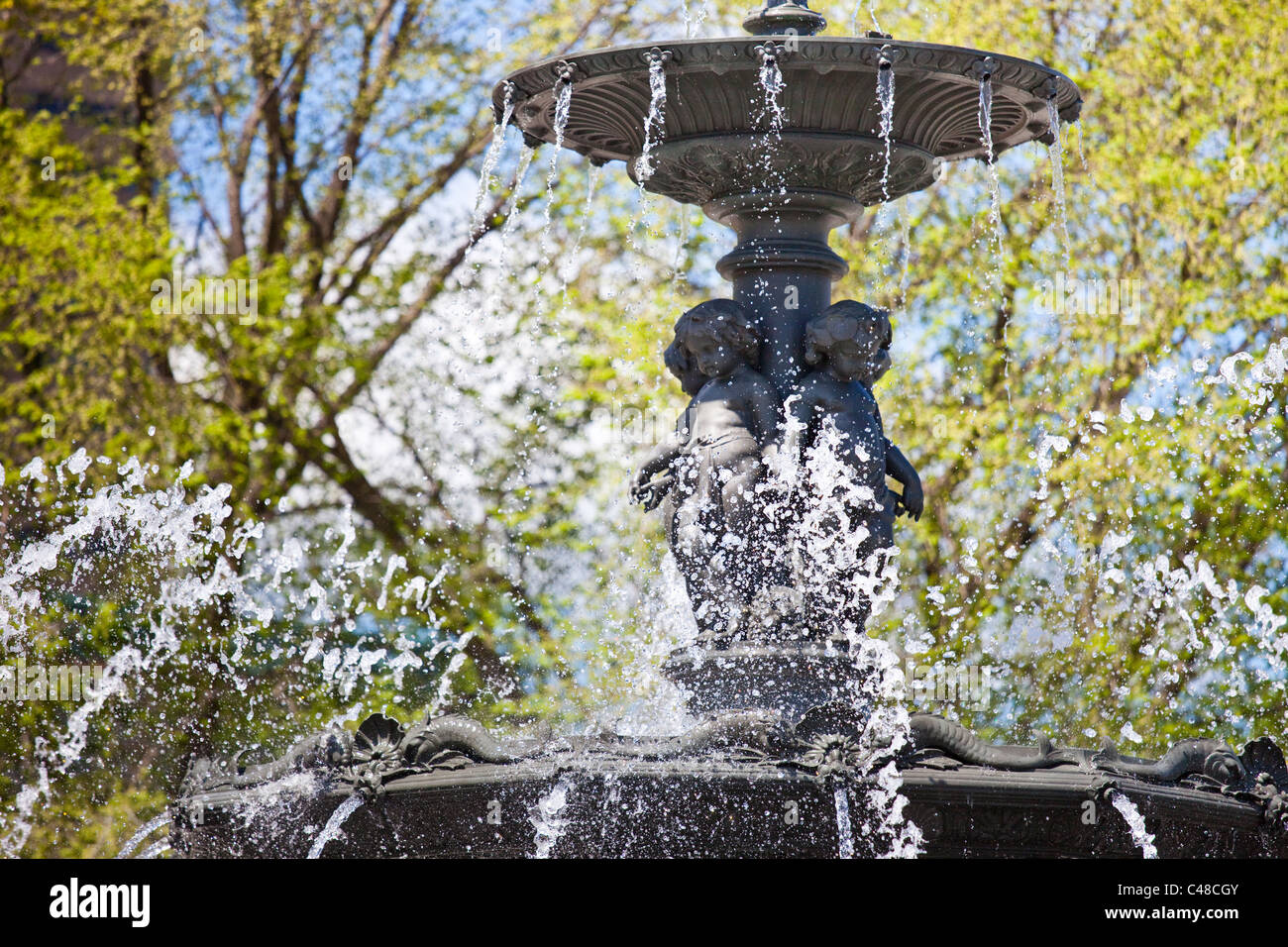 Fountain old quebec fountain hi-res stock photography and images - Alamy