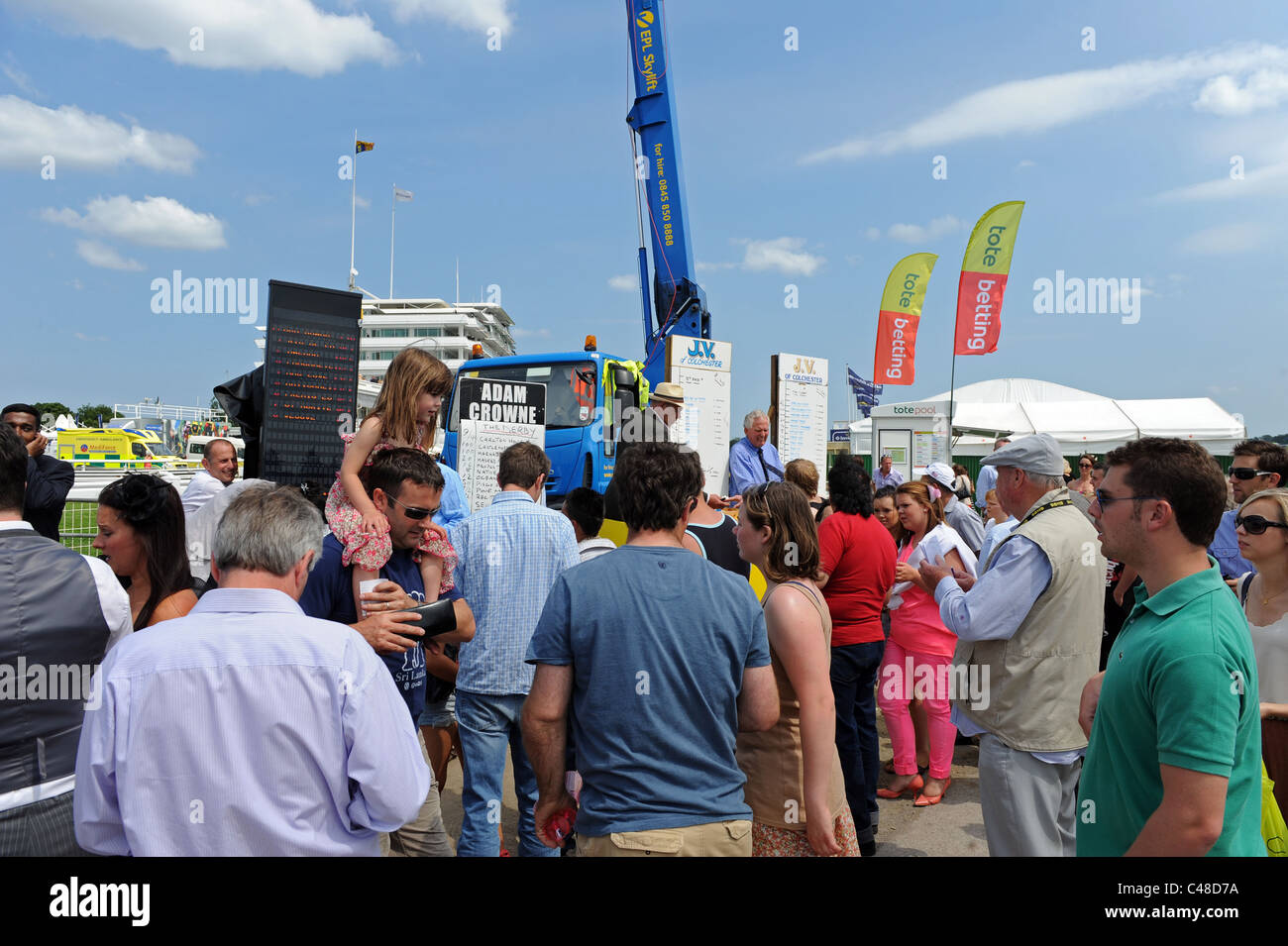Racecourse bookmakers hi-res stock photography and images - Alamy