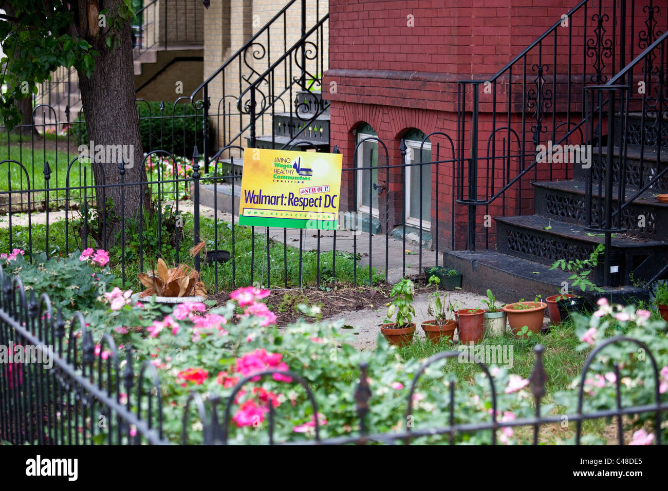 Walmart america hi-res stock photography and images - Alamy