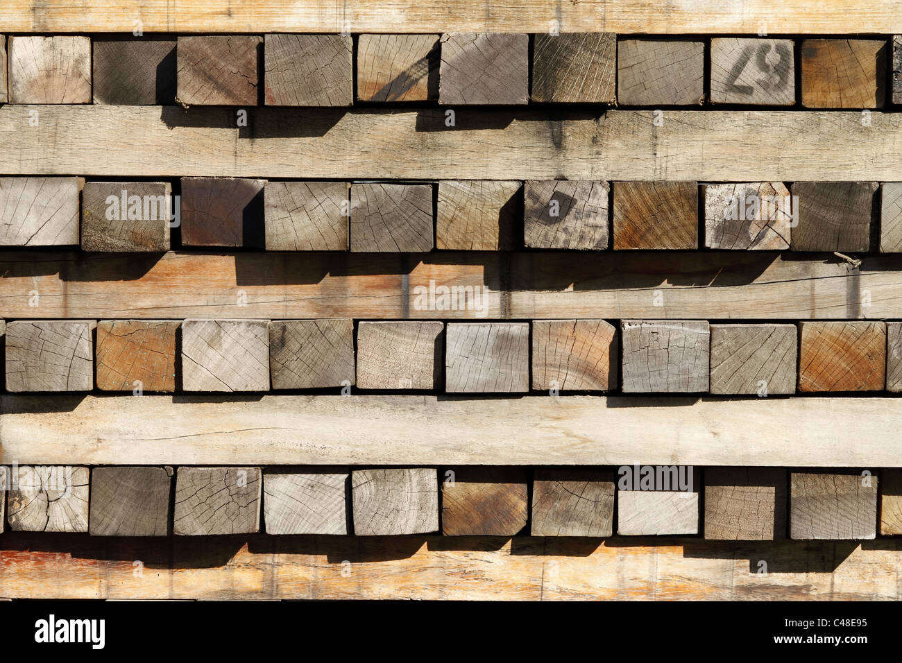 Stack seasoned hardwood logs hi-res stock photography and images - Alamy