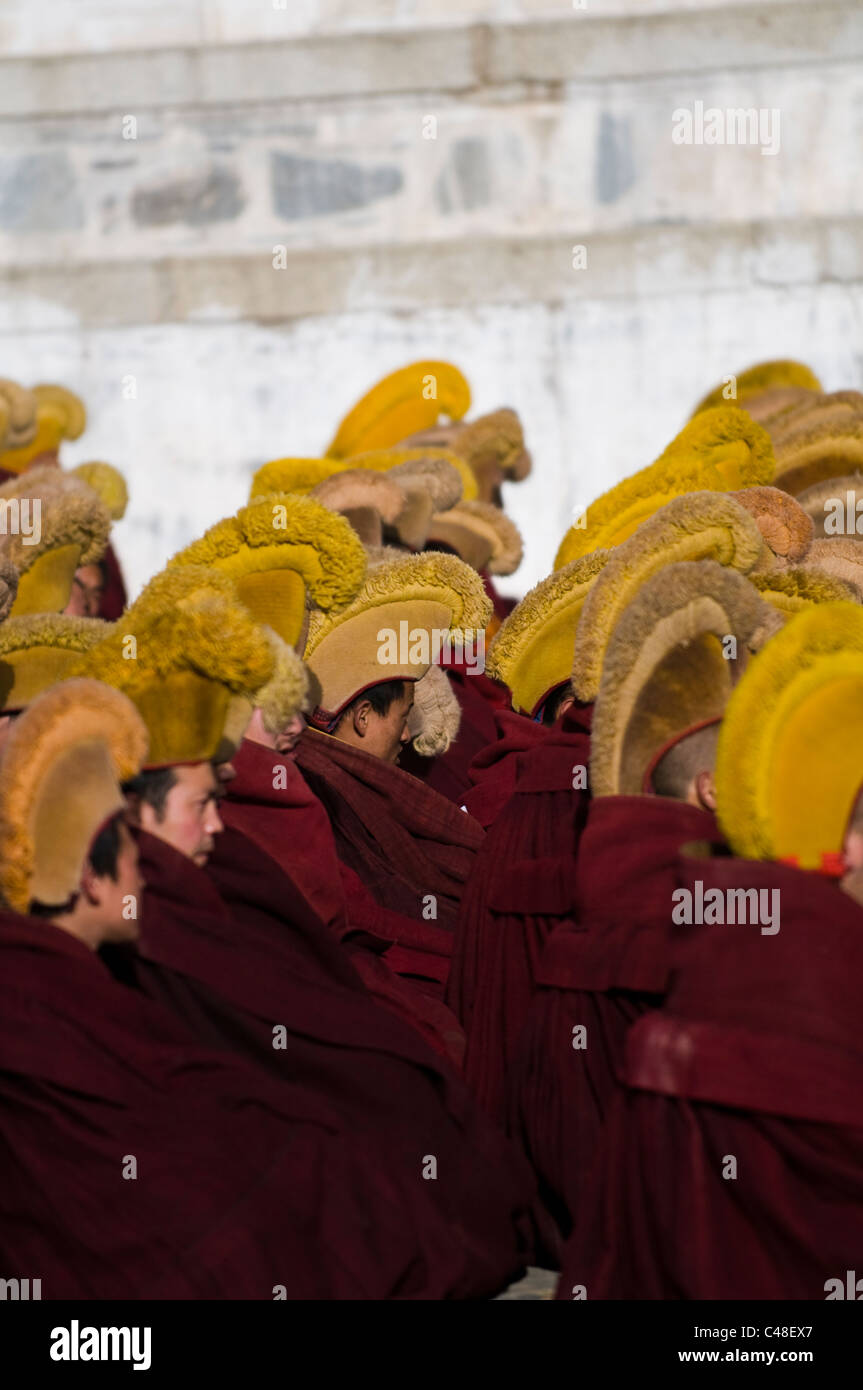 Yellow hats , Gelug-Pa, Tibetan monks during a ceremony in Labrang ...