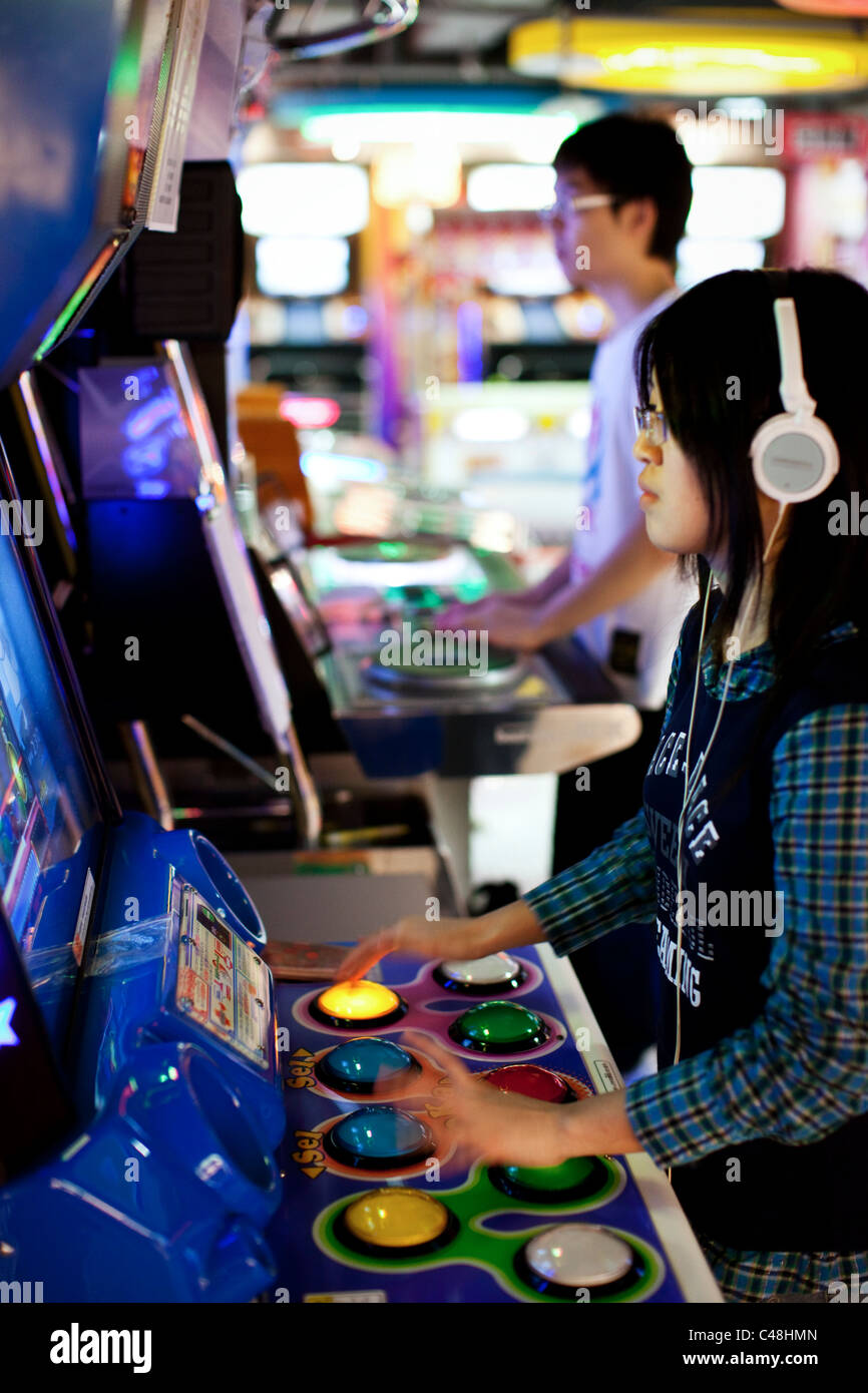 Chinese games arcade High Resolution Stock Photography and Images - Alamy