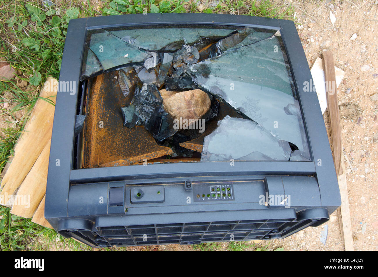 Electrical waste broken tv hi-res stock photography and images - Alamy
