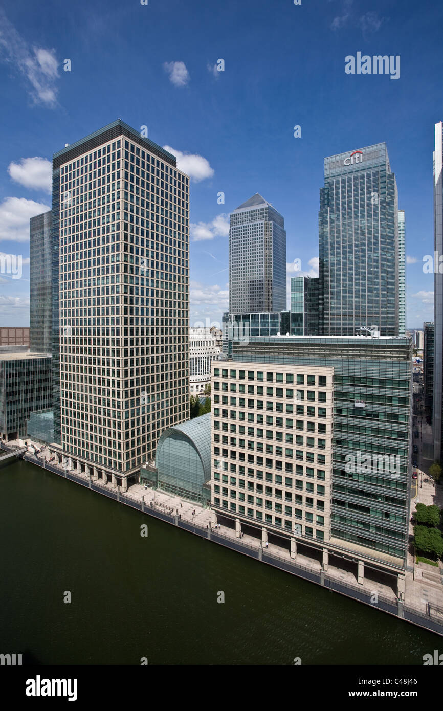 London docklands skyscrapers hi-res stock photography and images - Alamy