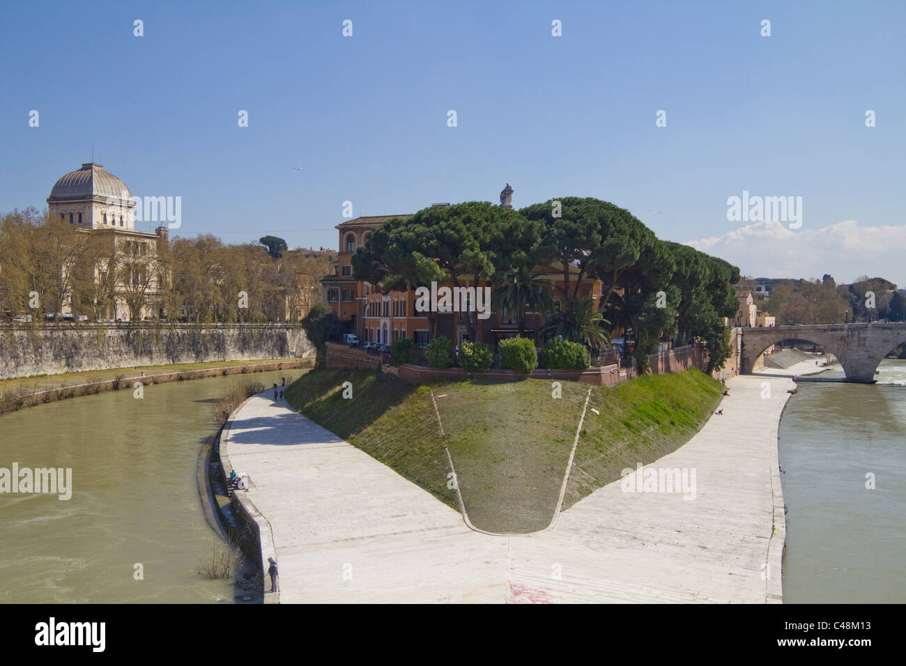 Isla tiberina hi-res stock photography and images - Alamy