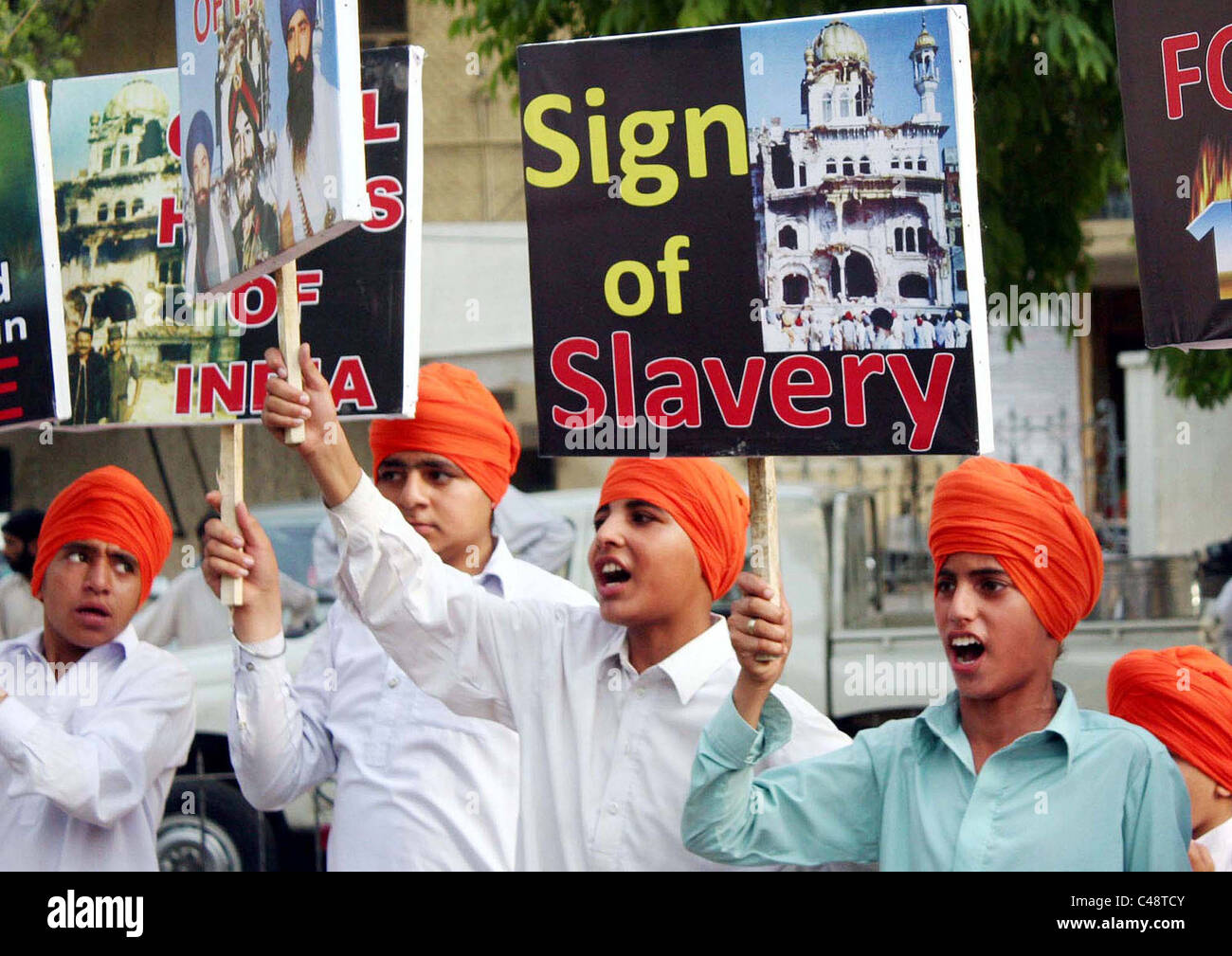 Inter religious peace council protest lahore hi-res stock photography ...