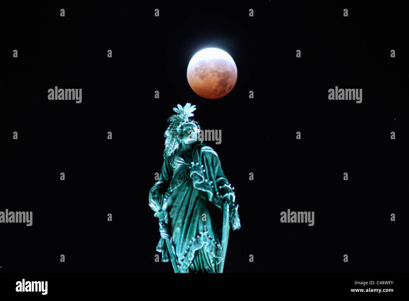 The eclipse of the sun hi-res stock photography and images - Alamy