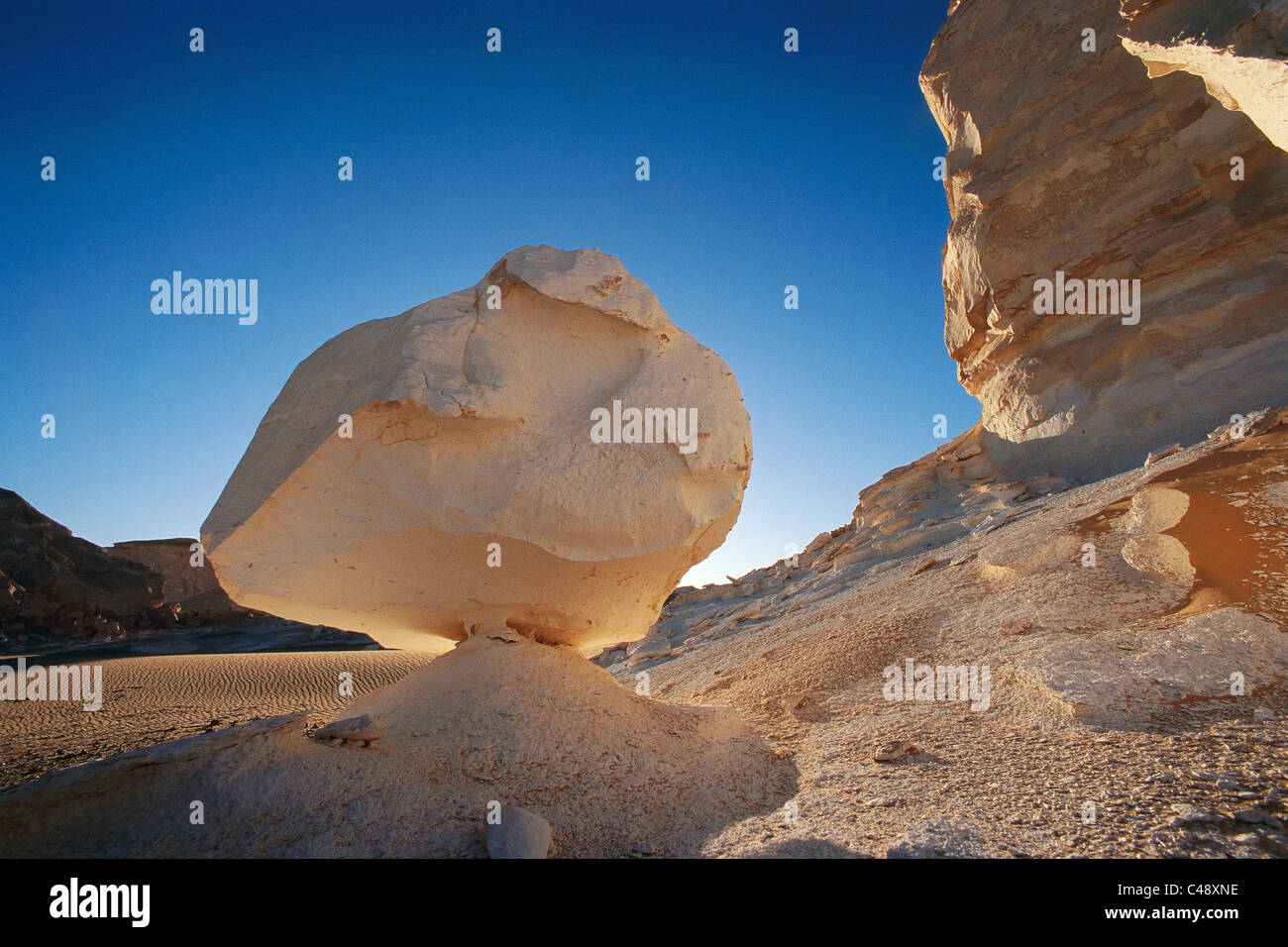 Photograph of the famos silicon rocks of Egypt's western desert Stock ...