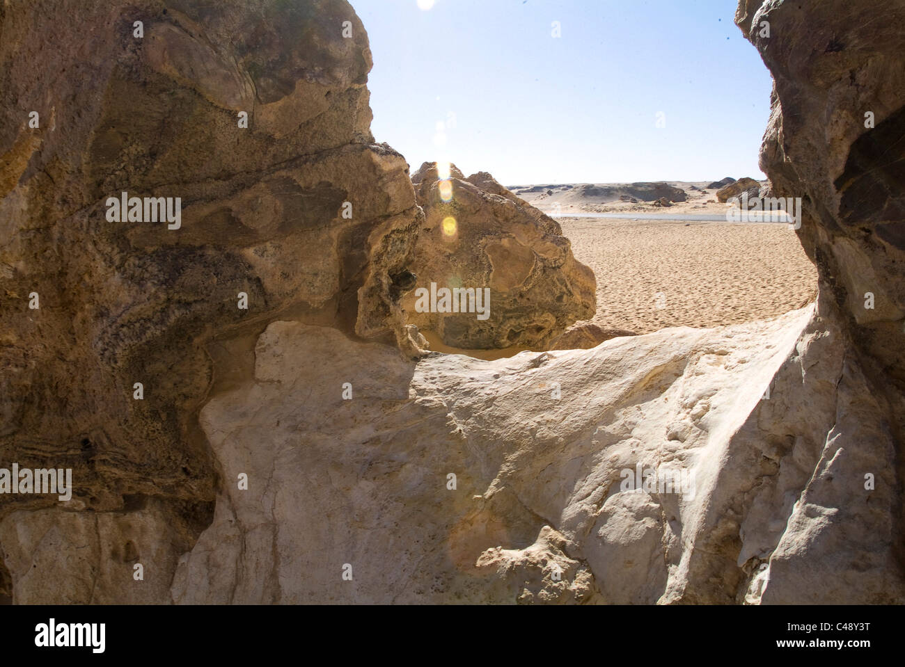 Photograph of the Quartz and Silicon crystals in the rocks of the ...