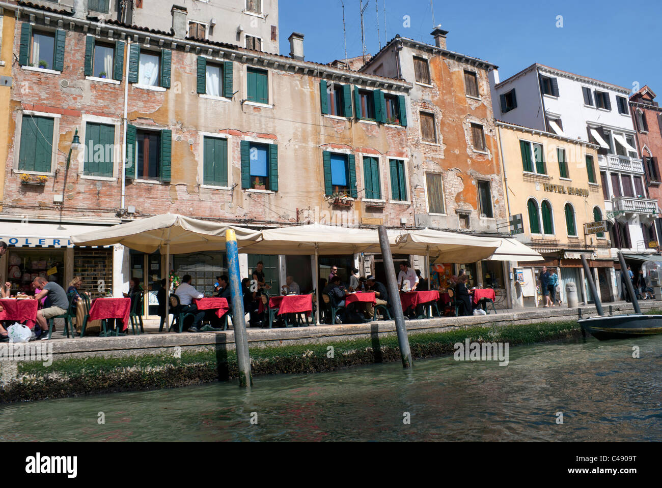 Cafe in venice hi-res stock photography and images - Alamy