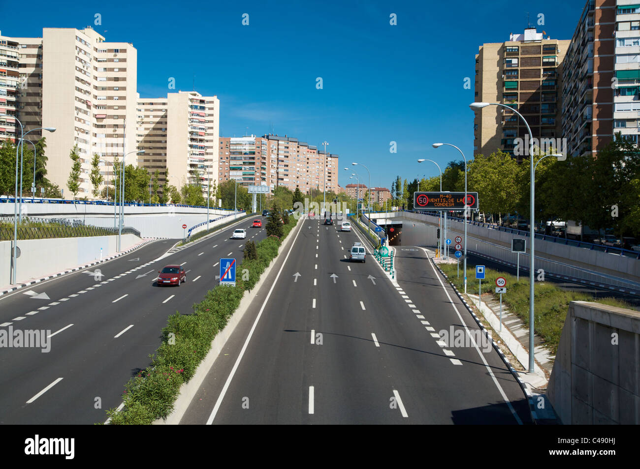 Madrid highway sign hi-res stock photography and images - Alamy