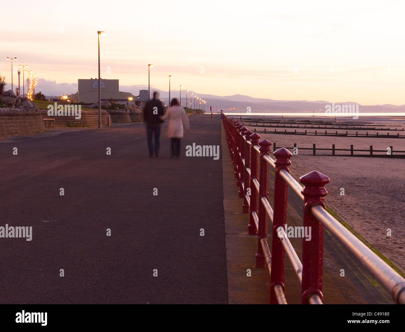 Rhyl promenade hi-res stock photography and images - Alamy