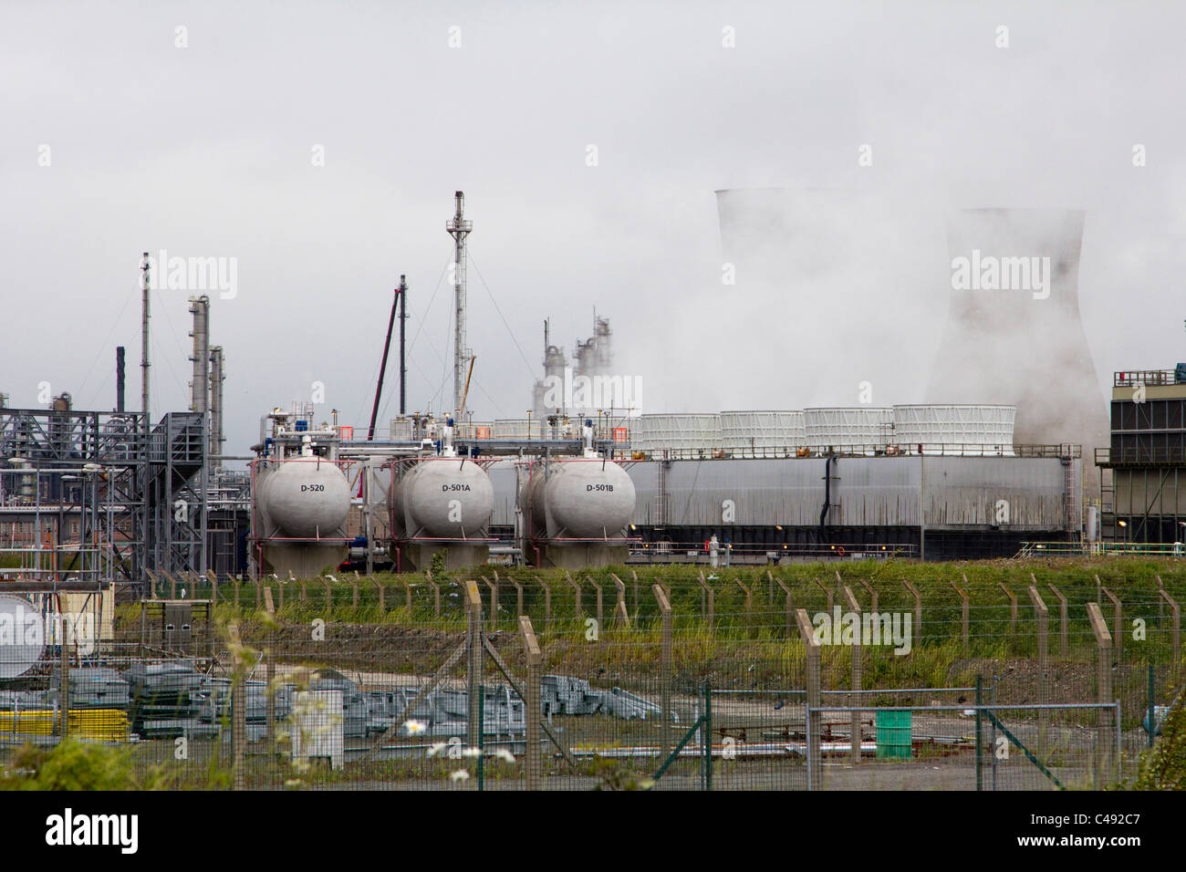 grangemouth chemical works scotland Stock Photo - Alamy